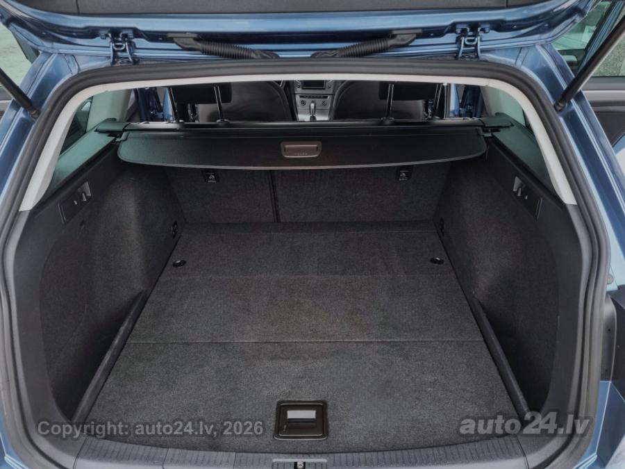 Blue Volkswagen Golf 2016 in Tallinn, with an engine capacity of 1.60 L and mileage of 157 thousand km for 11200 €, photo 6 on AUTOMOTO.COM.LV