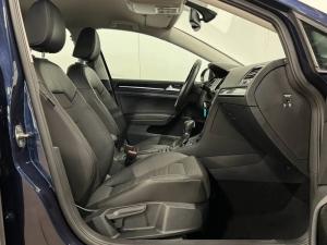 Blue Volkswagen Golf 2016 in Jurmala, with an engine capacity of 1.60 L and mileage of 271 thousand km for 7750 €, photo 21 on AUTOMOTO.COM.LV