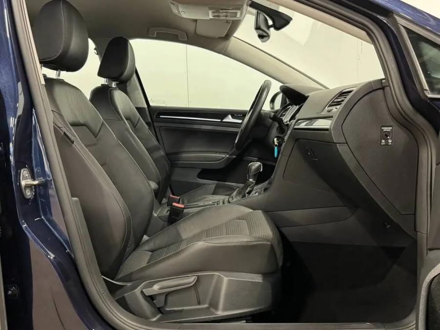 Blue Volkswagen Golf 2016 in Jurmala, with an engine capacity of 1.60 L and mileage of 271 thousand km for 7750 €, photo 21 on AUTOMOTO.COM.LV