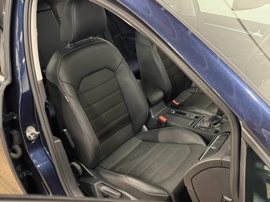 Blue Volkswagen Golf 2016 in Jurmala, with an engine capacity of 1.60 L and mileage of 271 thousand km for 7750 €, photo 22 on AUTOMOTO.COM.LV