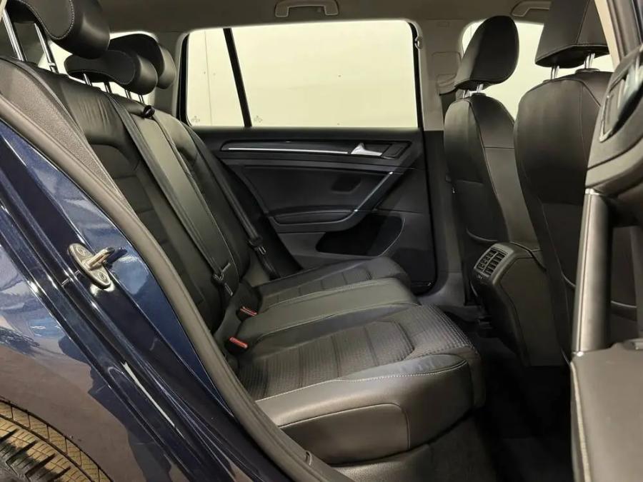 Blue Volkswagen Golf 2016 in Jurmala, with an engine capacity of 1.60 L and mileage of 271 thousand km for 7750 €, photo 23 on AUTOMOTO.COM.LV
