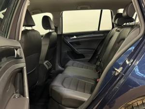 Blue Volkswagen Golf 2016 in Jurmala, with an engine capacity of 1.60 L and mileage of 271 thousand km for 7750 €, photo 24 on AUTOMOTO.COM.LV
