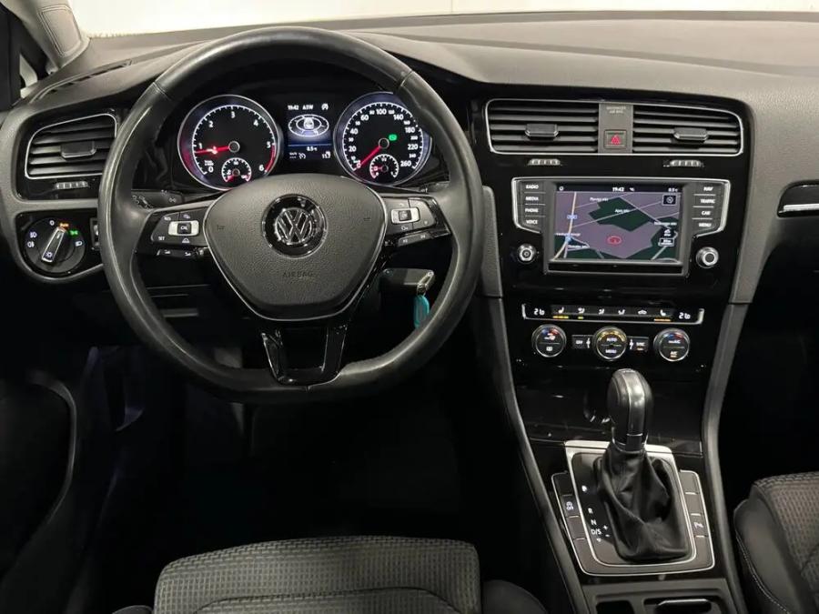 Blue Volkswagen Golf 2016 in Jurmala, with an engine capacity of 1.60 L and mileage of 271 thousand km for 7750 €, photo 25 on AUTOMOTO.COM.LV