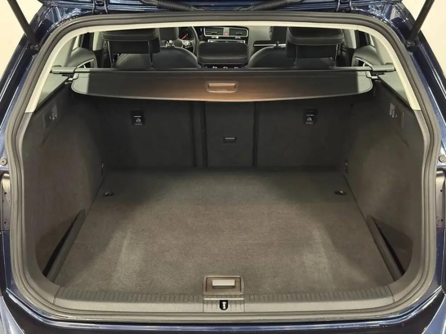 Blue Volkswagen Golf 2016 in Jurmala, with an engine capacity of 1.60 L and mileage of 271 thousand km for 7750 €, photo 36 on AUTOMOTO.COM.LV