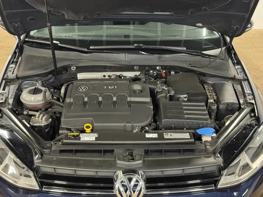 Blue Volkswagen Golf 2016 in Jurmala, with an engine capacity of 1.60 L and mileage of 271 thousand km for 7750 €, photo 40 on AUTOMOTO.COM.LV