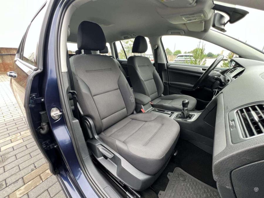 Zils Volkswagen Golf 2016 Šauļi, ar dzinēja tilpumu 1.60 L un nobraukumu 266 tūkst. km par 6400 €, foto 23 vietnē AUTOMOTO.COM.LV