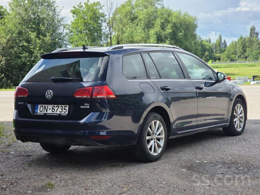 Blue Volkswagen Golf 2016 in Liepaja, with an engine capacity of 1.60 L and mileage of 147 thousand km for 9750 €, photo 5 on AUTOMOTO.COM.LV