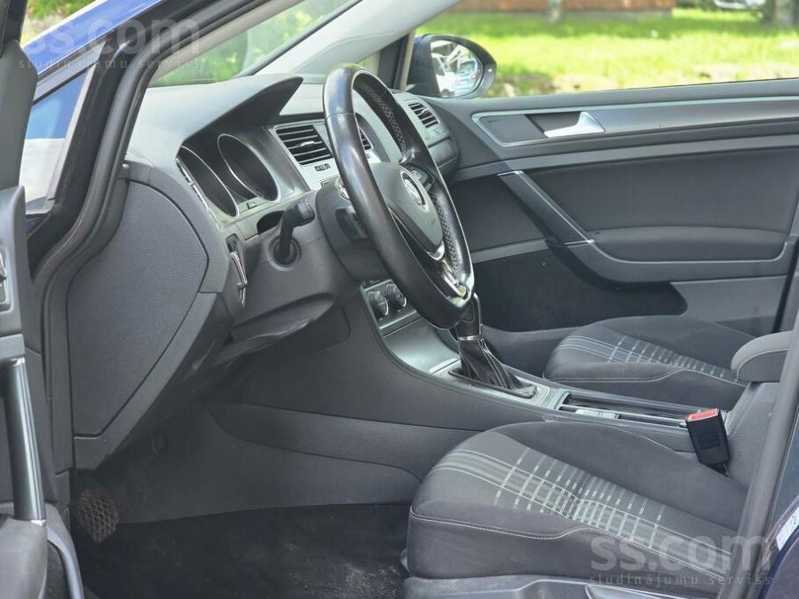 Blue Volkswagen Golf 2016 in Liepaja, with an engine capacity of 1.60 L and mileage of 147 thousand km for 9750 €, photo 7 on AUTOMOTO.COM.LV