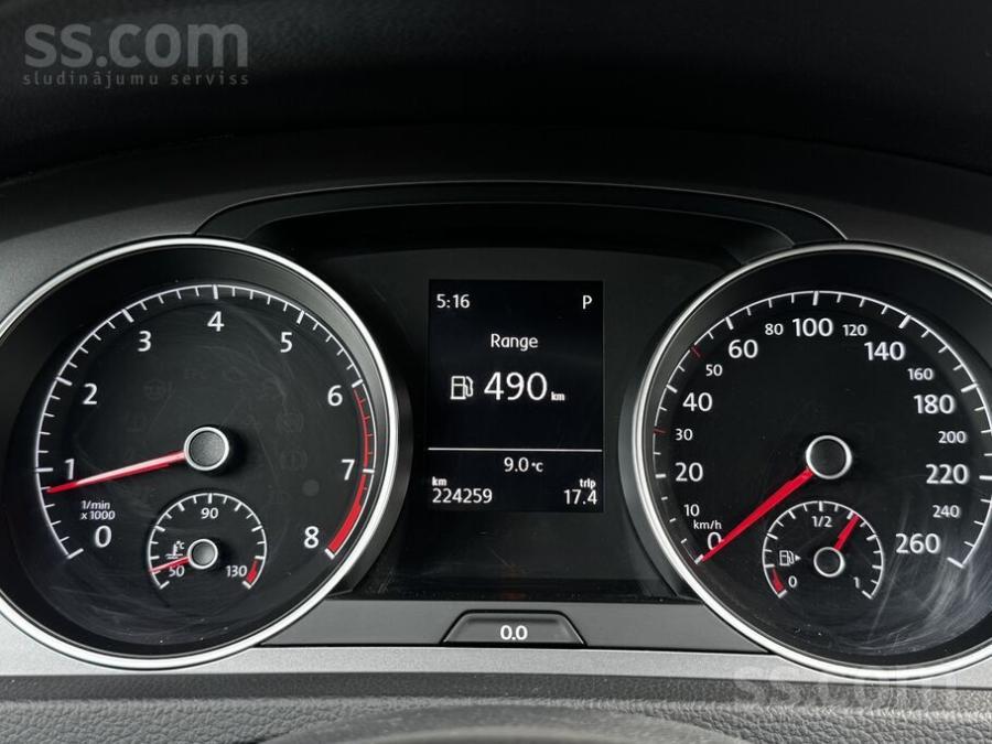 Blue Volkswagen Golf 2016 in Riga, with an engine capacity of 1.40 L and mileage of 234 thousand km for 7500 €, photo 16 on AUTOMOTO.COM.LV