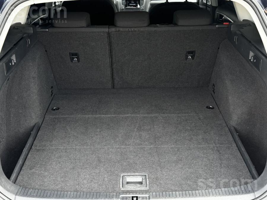 Blue Volkswagen Golf 2016 in Riga, with an engine capacity of 1.40 L and mileage of 234 thousand km for 7500 €, photo 22 on AUTOMOTO.COM.LV
