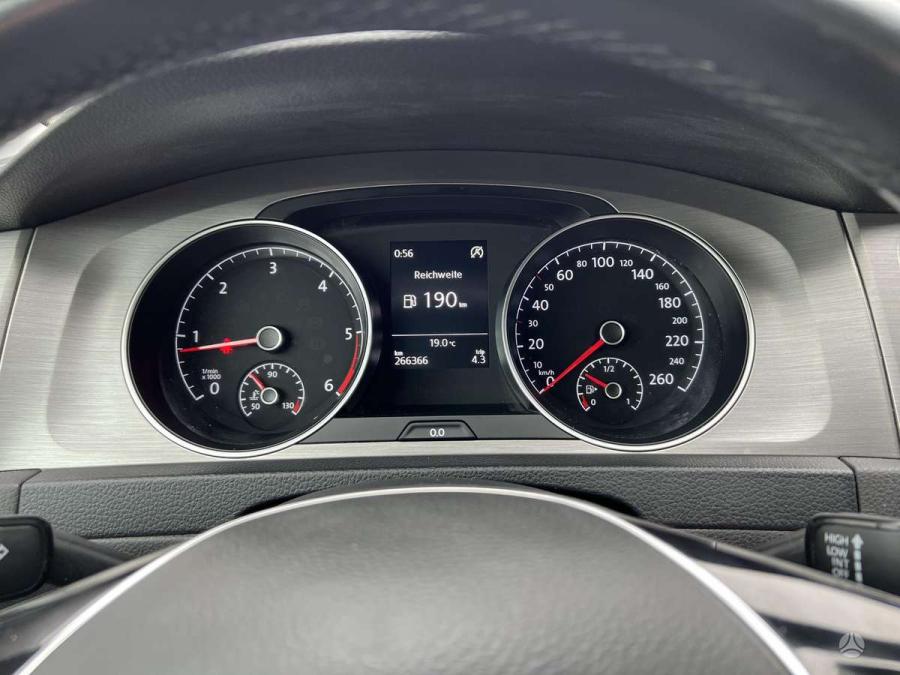 Zils Volkswagen Golf 2016 Šauļi, ar dzinēja tilpumu 1.60 L un nobraukumu 266 tūkst. km par 5900 €, foto 13 vietnē AUTOMOTO.COM.LV
