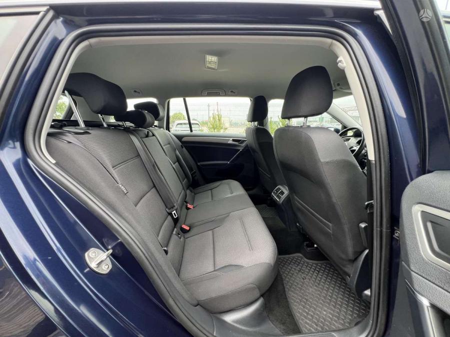 Zils Volkswagen Golf 2016 Šauļi, ar dzinēja tilpumu 1.60 L un nobraukumu 266 tūkst. km par 5900 €, foto 19 vietnē AUTOMOTO.COM.LV