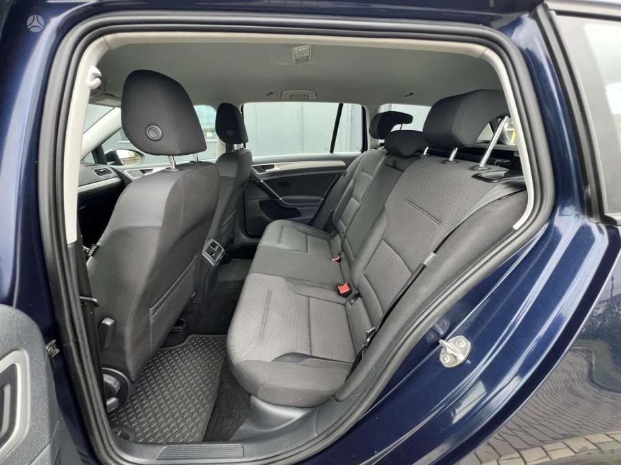 Blue Volkswagen Golf 2016 in Siauliai, with an engine capacity of 1.60 L and mileage of 266 thousand km for 5900 €, photo 18 on AUTOMOTO.COM.LV