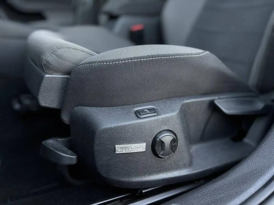 Zils Volkswagen Golf 2017 Rīga, ar dzinēja tilpumu 1.50 L un nobraukumu 140 tūkst. km par 9900 €, foto 9 vietnē AUTOMOTO.COM.LV
