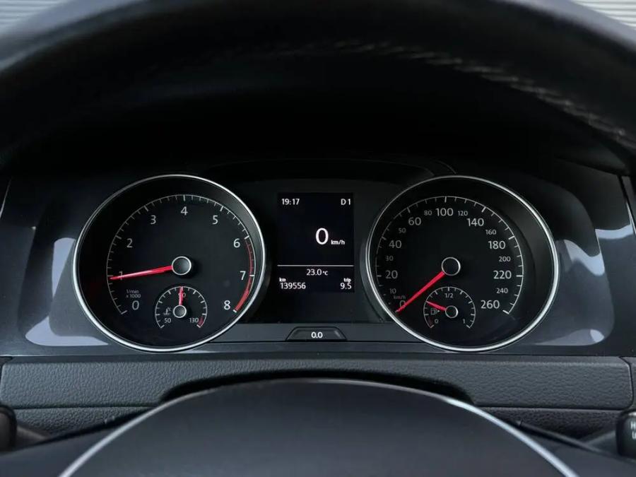 Zils Volkswagen Golf 2017 Rīga, ar dzinēja tilpumu 1.50 L un nobraukumu 140 tūkst. km par 9900 €, foto 10 vietnē AUTOMOTO.COM.LV