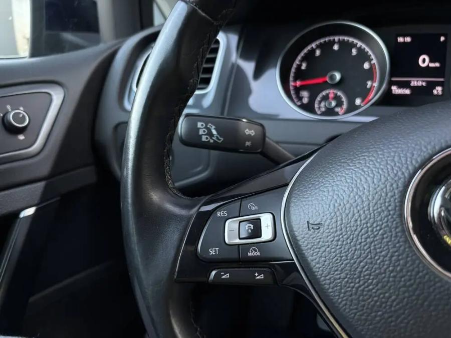 Zils Volkswagen Golf 2017 Rīga, ar dzinēja tilpumu 1.50 L un nobraukumu 140 tūkst. km par 9900 €, foto 12 vietnē AUTOMOTO.COM.LV