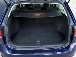 Zils Volkswagen Golf 2017 Rīga, ar dzinēja tilpumu 1.50 L un nobraukumu 140 tūkst. km par 9900 €, foto 21 vietnē AUTOMOTO.COM.LV