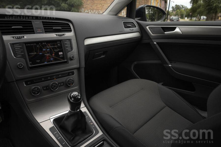 Zils Volkswagen Golf 2017 Jelgava, ar dzinēja tilpumu 1.60 L un nobraukumu 226 tūkst. km par 7490 €, foto 16 vietnē AUTOMOTO.COM.LV
