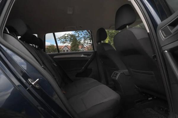 Zils Volkswagen Golf 2017 Jelgava, ar dzinēja tilpumu 1.60 L un nobraukumu 226 tūkst. km par 7490 €, foto 9 vietnē AUTOMOTO.COM.LV