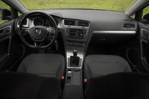 Blue Volkswagen Golf 2017 in Jelgava, with an engine capacity of 1.60 L and mileage of 226 thousand km for 7490 €, photo 12 on AUTOMOTO.COM.LV
