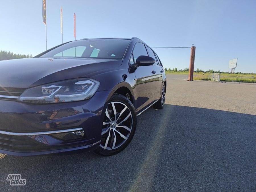 Blue Volkswagen Golf 2018 in Vilnius, with an engine capacity of 1.40 L and mileage of 202 thousand km for 12300 €, photo 3 on AUTOMOTO.COM.LV