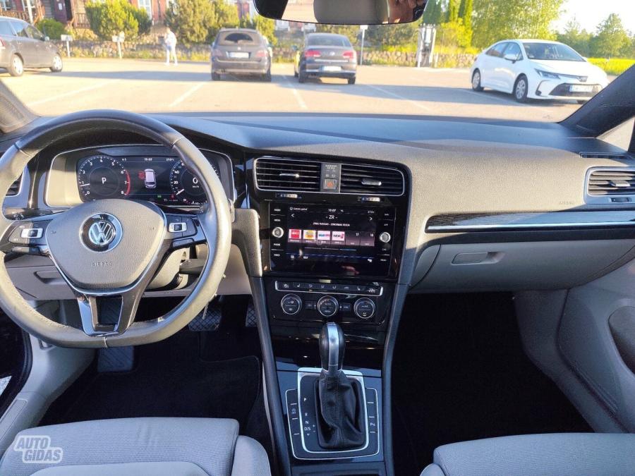Blue Volkswagen Golf 2018 in Vilnius, with an engine capacity of 1.40 L and mileage of 202 thousand km for 12300 €, photo 13 on AUTOMOTO.COM.LV
