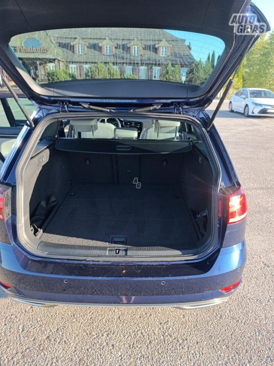 Blue Volkswagen Golf 2018 in Vilnius, with an engine capacity of 1.40 L and mileage of 202 thousand km for 12300 €, photo 18 on AUTOMOTO.COM.LV
