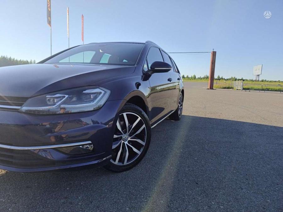 Blue Volkswagen Golf 2018 in Vilnius, with an engine capacity of 1.40 L and mileage of 203 thousand km for 12300 €, photo 3 on AUTOMOTO.COM.LV