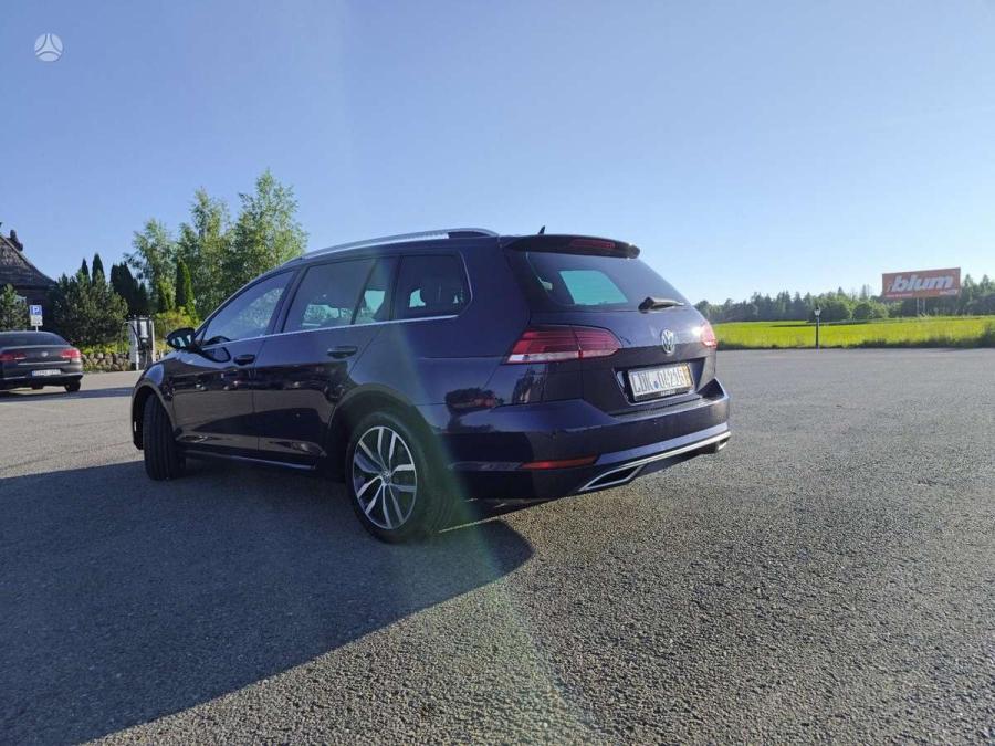Blue Volkswagen Golf 2018 in Vilnius, with an engine capacity of 1.40 L and mileage of 203 thousand km for 12300 €, photo 5 on AUTOMOTO.COM.LV