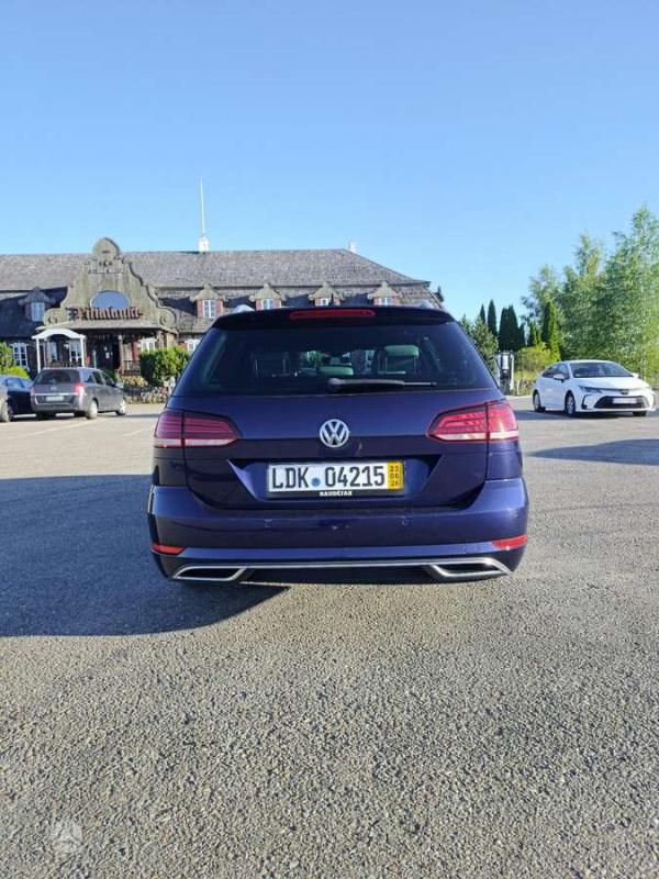 Blue Volkswagen Golf 2018 in Vilnius, with an engine capacity of 1.40 L and mileage of 203 thousand km for 12300 €, photo 5 on AUTOMOTO.COM.LV