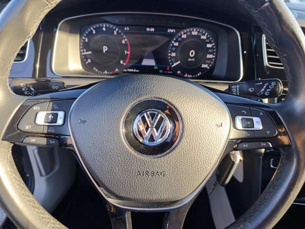 Blue Volkswagen Golf 2018 in Vilnius, with an engine capacity of 1.40 L and mileage of 203 thousand km for 12300 €, photo 9 on AUTOMOTO.COM.LV