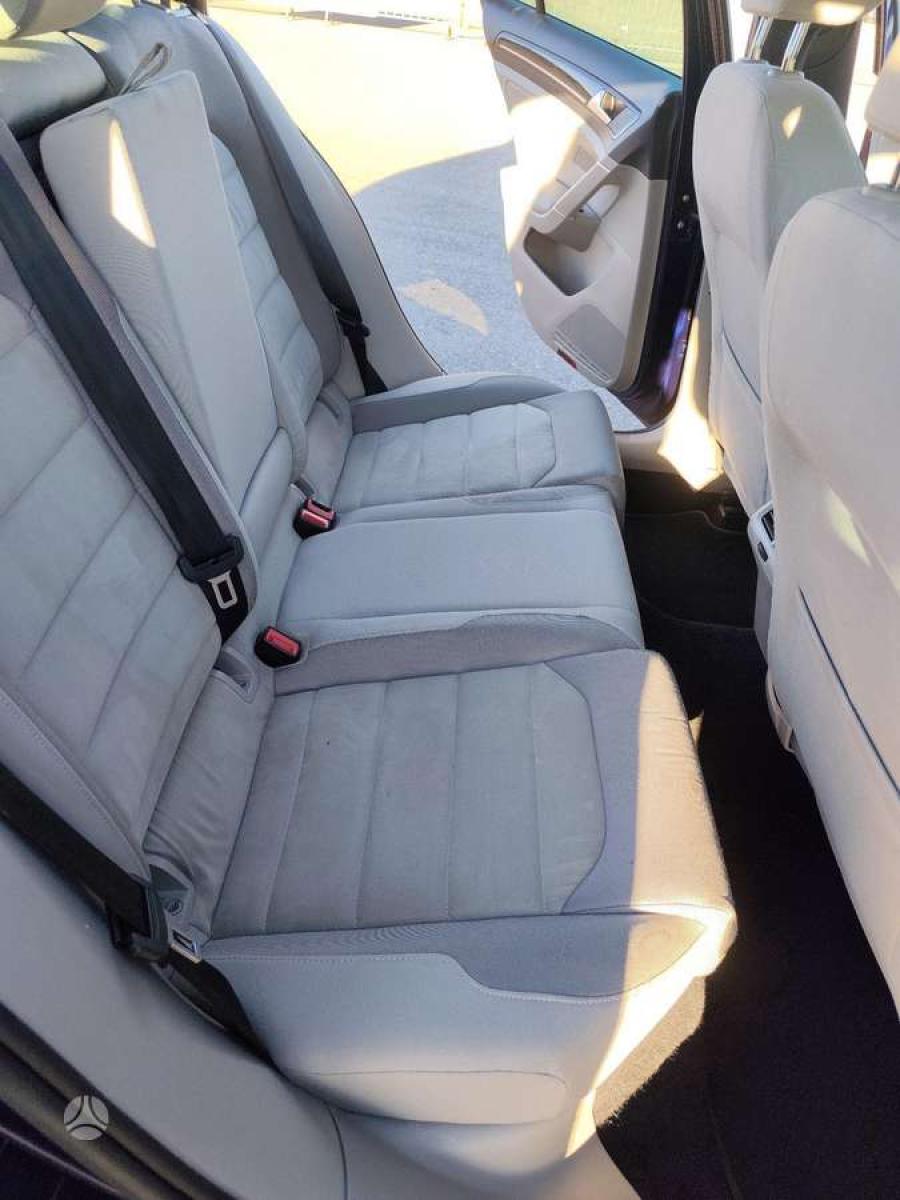 Blue Volkswagen Golf 2018 in Vilnius, with an engine capacity of 1.40 L and mileage of 203 thousand km for 12300 €, photo 20 on AUTOMOTO.COM.LV