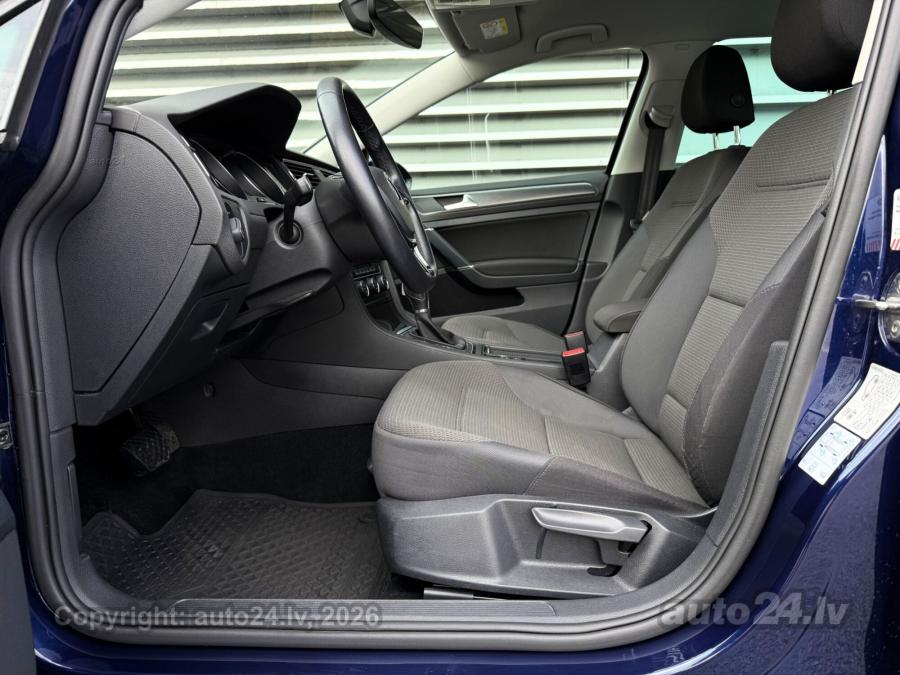 Blue Volkswagen Golf 2018 in Tallinn, with an engine capacity of 1.40 L and mileage of 82 thousand km for 13700 €, photo 12 on AUTOMOTO.COM.LV