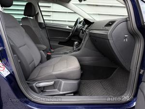 Blue Volkswagen Golf 2018 in Tallinn, with an engine capacity of 1.40 L and mileage of 82 thousand km for 13700 €, photo 13 on AUTOMOTO.COM.LV