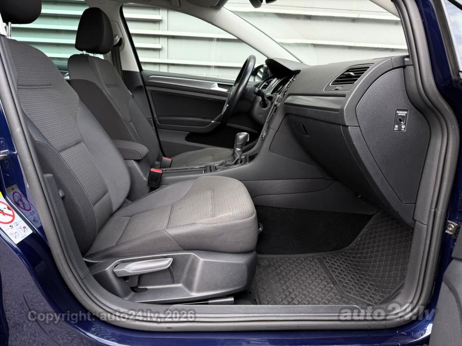 Blue Volkswagen Golf 2018 in Tallinn, with an engine capacity of 1.40 L and mileage of 82 thousand km for 13700 €, photo 13 on AUTOMOTO.COM.LV