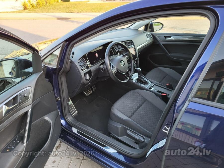 Blue Volkswagen Golf 2018 in Tartu, with an engine capacity of 1.60 L and mileage of 161 thousand km for 15500 €, photo 10 on AUTOMOTO.COM.LV