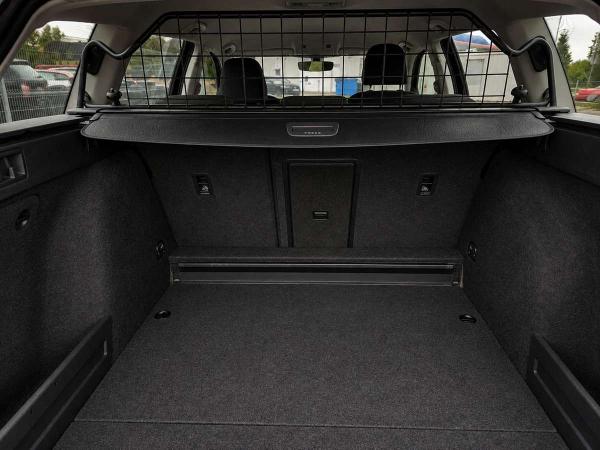 Blue Volkswagen Golf 2018 in Pakruojis, with an engine capacity of 1.50 L and mileage of 259 thousand km for 7700 €, photo 7 on AUTOMOTO.COM.LV