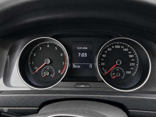 Blue Volkswagen Golf 2018 in Pakruojis, with an engine capacity of 1.50 L and mileage of 259 thousand km for 7700 €, photo 11 on AUTOMOTO.COM.LV