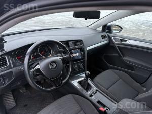 Blue Volkswagen Golf 2019 in Riga, with an engine capacity of 1.60 L and mileage of 163 thousand km for 10500 €, photo 9 on AUTOMOTO.COM.LV