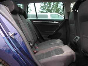 Zils Volkswagen Golf 2019 Rīga, ar dzinēja tilpumu 2.00 L un nobraukumu 178 tūkst. km par 12770 €, foto 22 vietnē AUTOMOTO.COM.LV