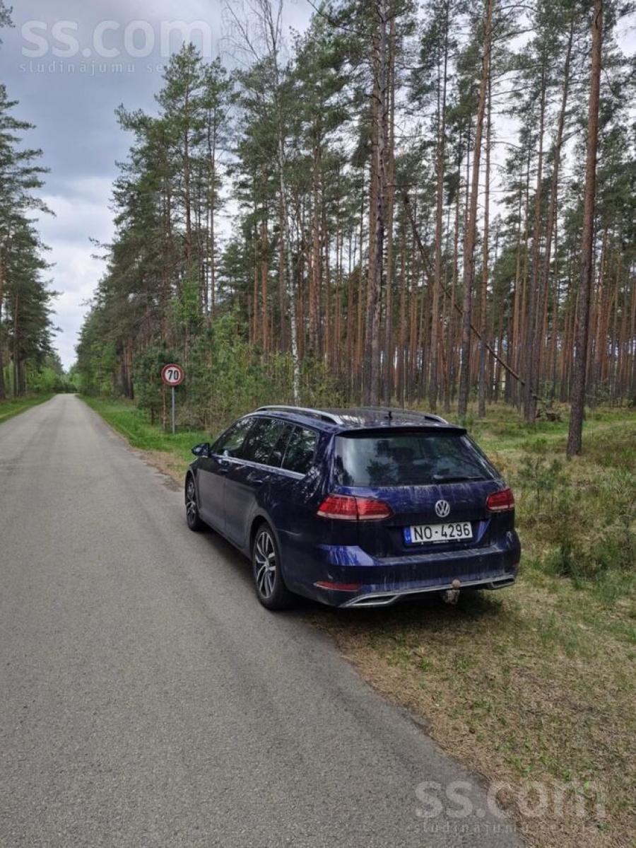 Blue Volkswagen Golf 2019 in Riga, with an engine capacity of 2.00 L and mileage of 187 thousand km for 12000 €, photo 5 on AUTOMOTO.COM.LV