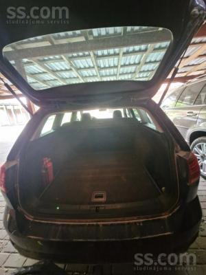 Blue Volkswagen Golf 2019 in Riga, with an engine capacity of 2.00 L and mileage of 187 thousand km for 12000 €, photo 9 on AUTOMOTO.COM.LV