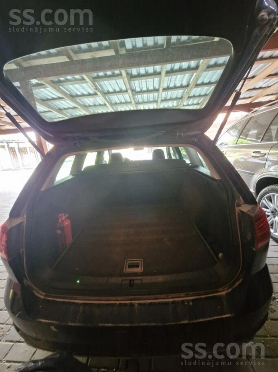 Blue Volkswagen Golf 2019 in Riga, with an engine capacity of 2.00 L and mileage of 187 thousand km for 12000 €, photo 9 on AUTOMOTO.COM.LV