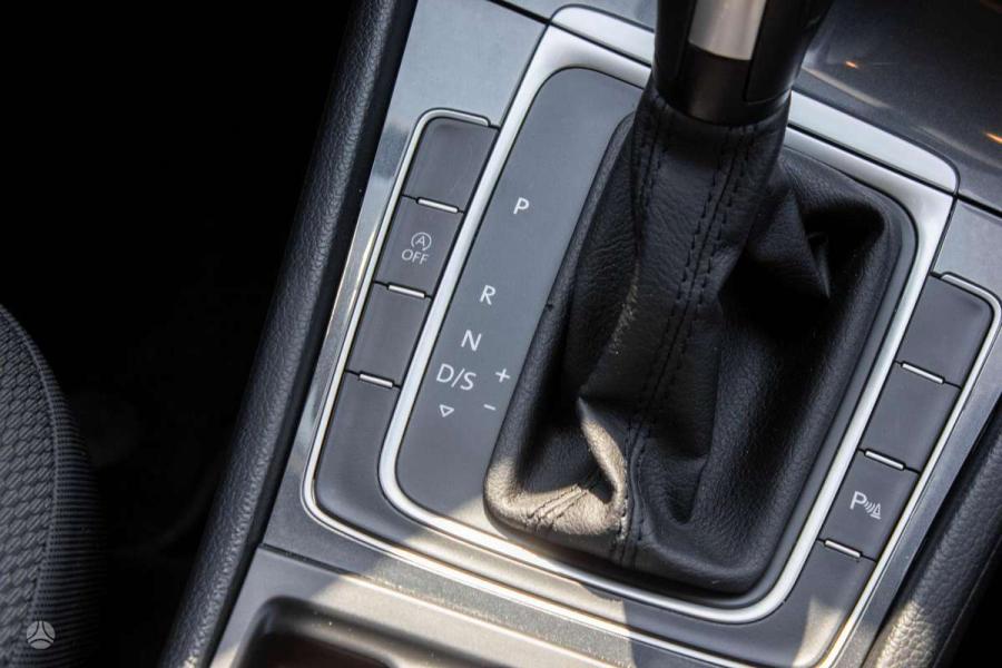 Zils Volkswagen Golf 2020 Kauņa, ar dzinēja tilpumu 1.50 L un nobraukumu 193 tūkst. km par 10700 €, foto 19 vietnē AUTOMOTO.COM.LV