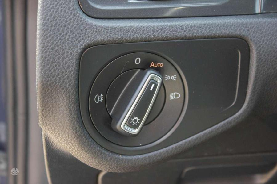 Zils Volkswagen Golf 2020 Kauņa, ar dzinēja tilpumu 1.50 L un nobraukumu 193 tūkst. km par 10700 €, foto 23 vietnē AUTOMOTO.COM.LV