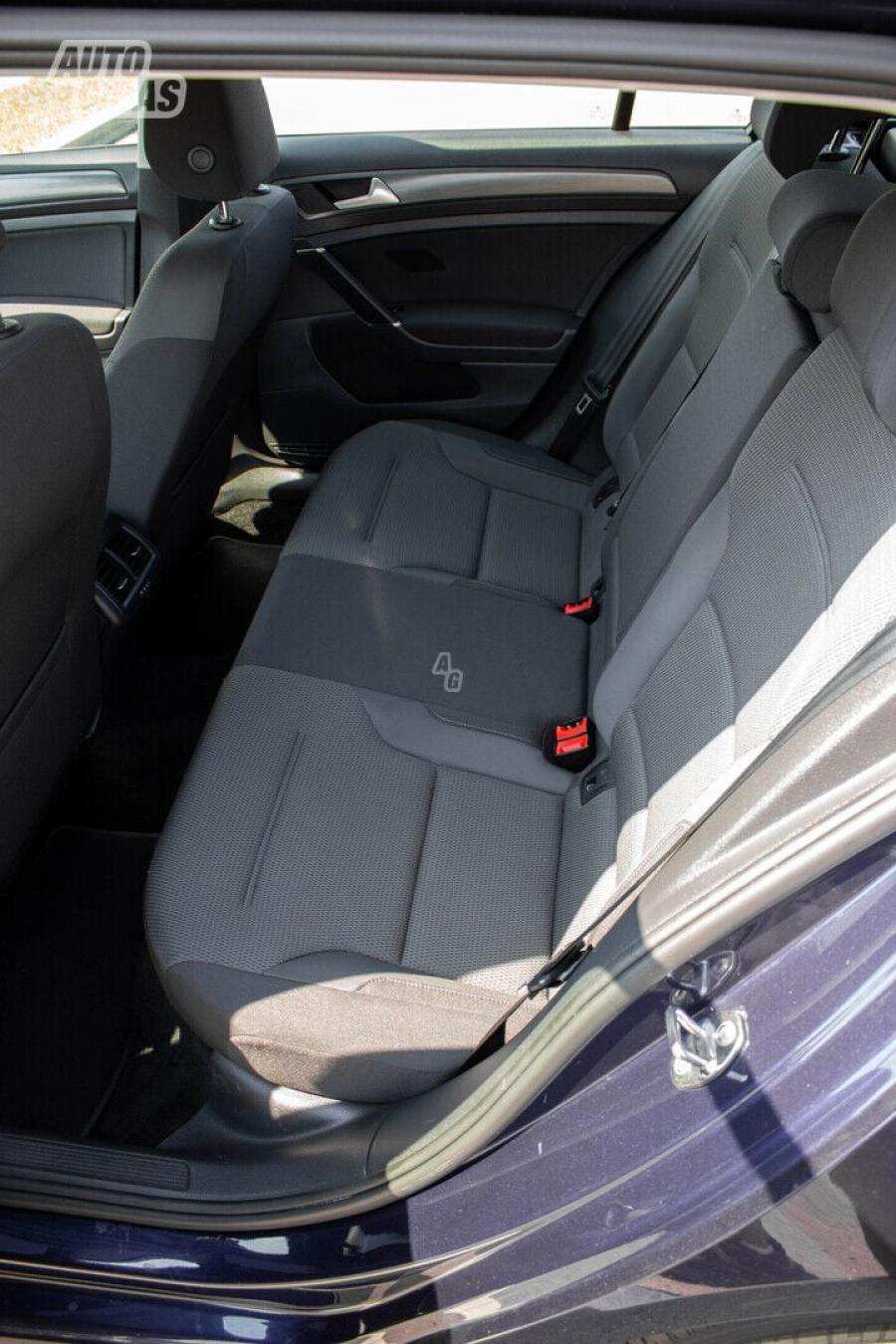 Blue Volkswagen Golf 2020 in Kaunas, with an engine capacity of 1.50 L and mileage of 193 thousand km for 10700 €, photo 13 on AUTOMOTO.COM.LV