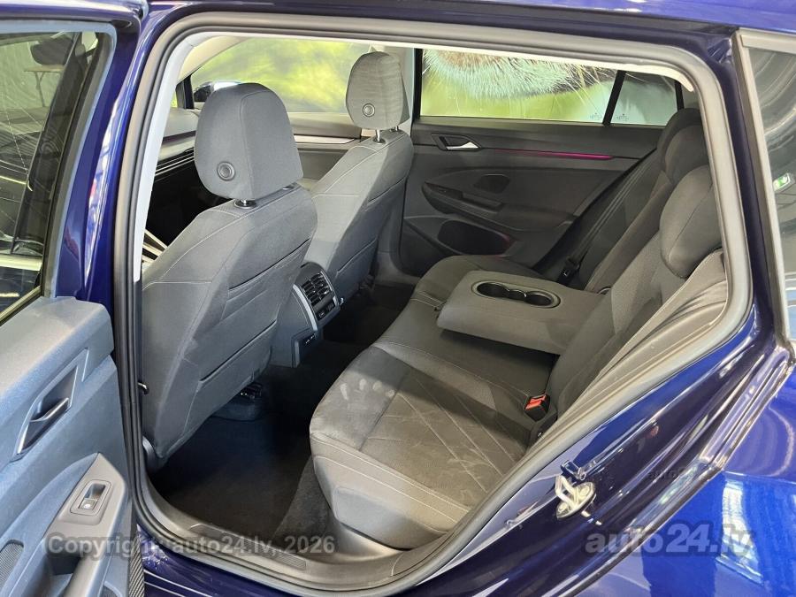 Blue Volkswagen Golf 2021 in Tallinn, with an engine capacity of 1.50 L and mileage of 77 thousand km for 18900 €, photo 8 on AUTOMOTO.COM.LV