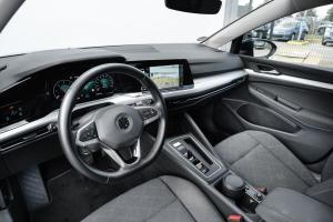 Zils Volkswagen Golf 2022 Rīga, ar dzinēja tilpumu 2.00 L un nobraukumu 137 tūkst. km par 14950 €, foto 24 vietnē AUTOMOTO.COM.LV