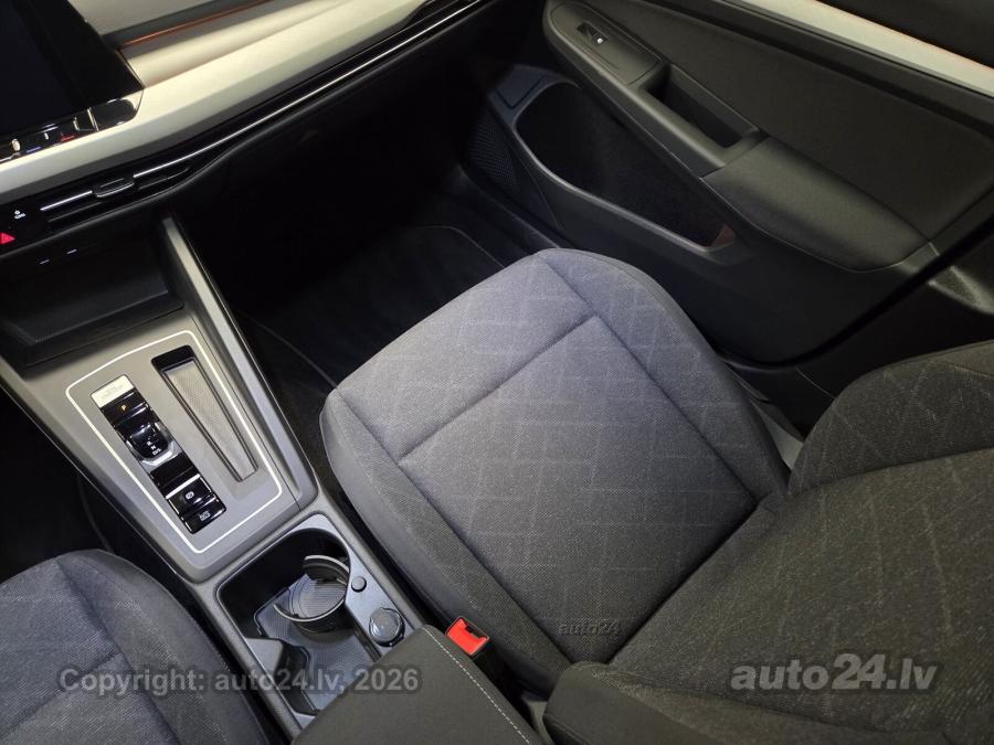 Zils Volkswagen Golf 2022 Tallina, ar dzinēja tilpumu 1.50 L un nobraukumu 78 tūkst. km par 18900 €, foto 15 vietnē AUTOMOTO.COM.LV