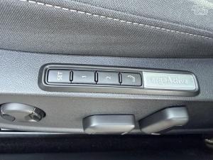 Blue Volkswagen Golf 2022 in Vilnius, with an engine capacity of 2.00 L and mileage of 206 thousand km for 13999 €, photo 27 on AUTOMOTO.COM.LV